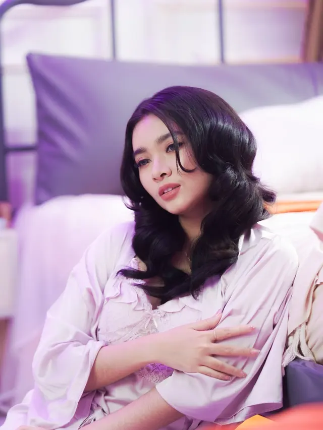 Vianty Arvy Meluncurkan Lagu Keduanya Berjudul Plis Atuh di Pengujung 2023 - ShowBiz Liputan6.com