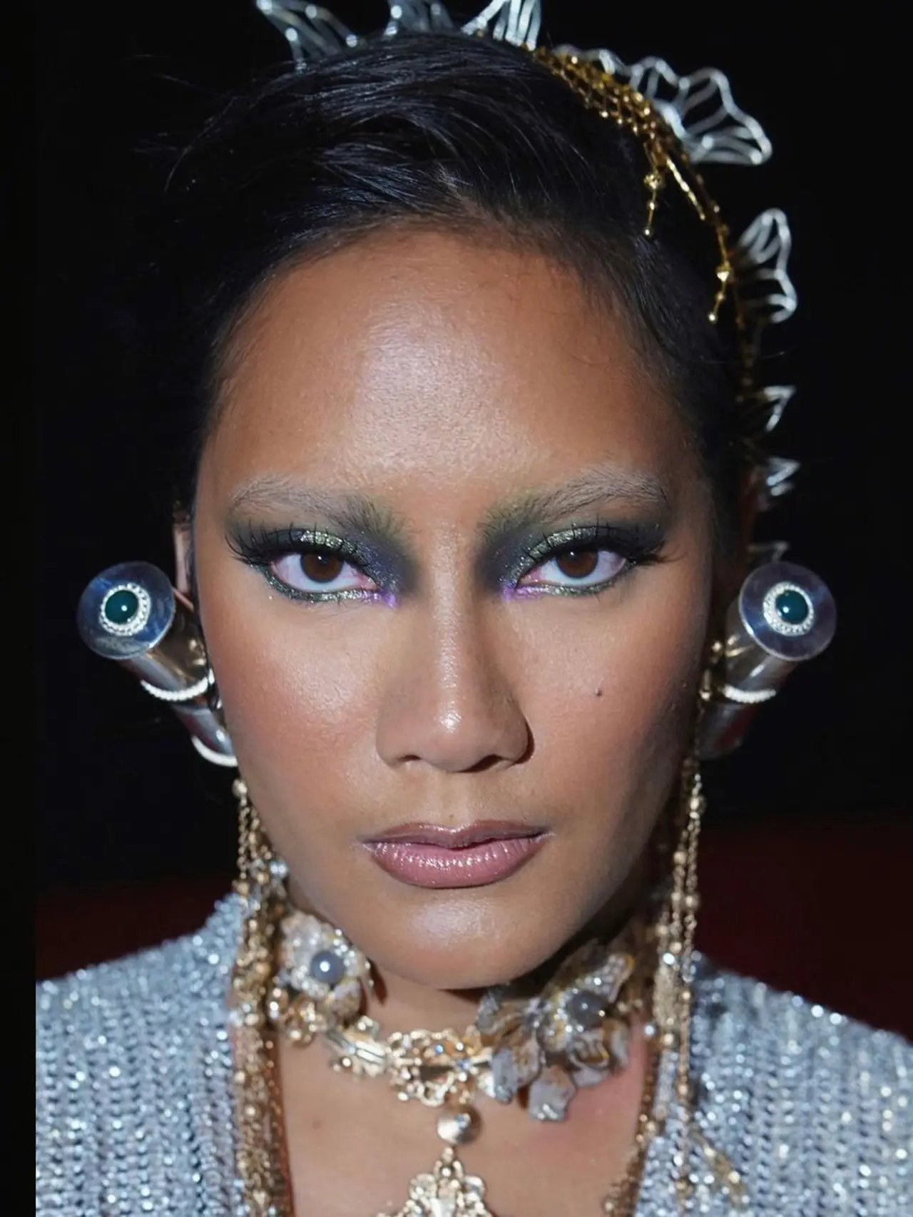 7 Inspirasi Makeup dari Tara Basro, Tampil Berani dan Stunning untuk ...