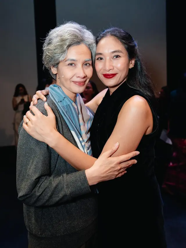 7 Potret Marsha Timothy Pentas Monolog, Bikin Panglin Pakai dengan ...