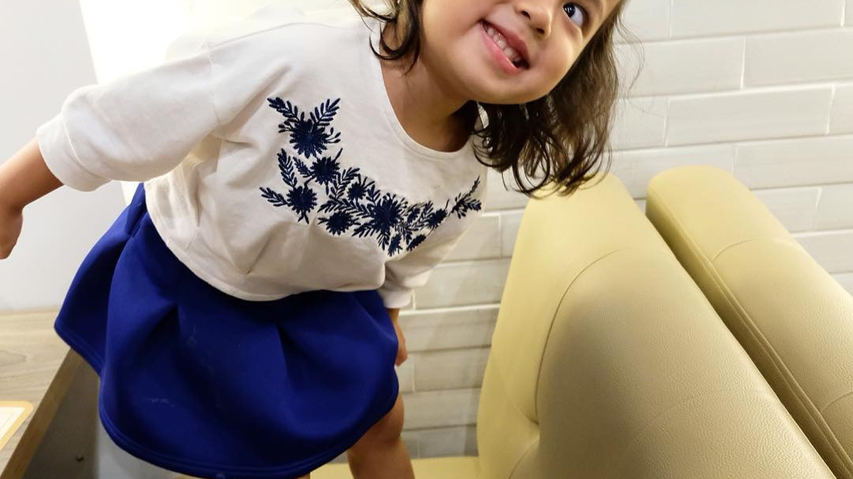 7 Aksi Zoe, Anak Baim-Artika yang Lucunya Bikin Nggak Paham Lagi ...