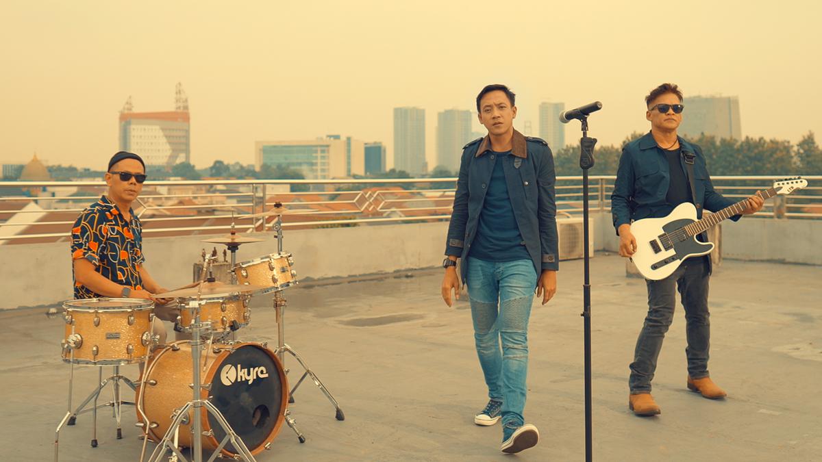 Grup Band Caffeine Kembali Dengan Lagu Terbaru, Diberi Judul Takkan ...