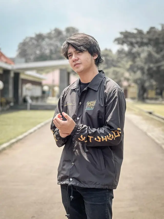 6 Fakta Arbani Yasiz Bintangi Film Ancika, Dilarang Nonton Dilan Agar ...