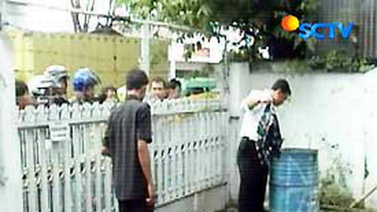 Kantor PKS Dilempari Bom Molotov - News Liputan6.com