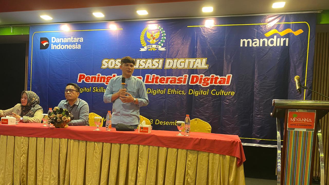 DPR Ingatkan Maraknya Hoaks dan Judi Online di Medsos, Masyarakat ...