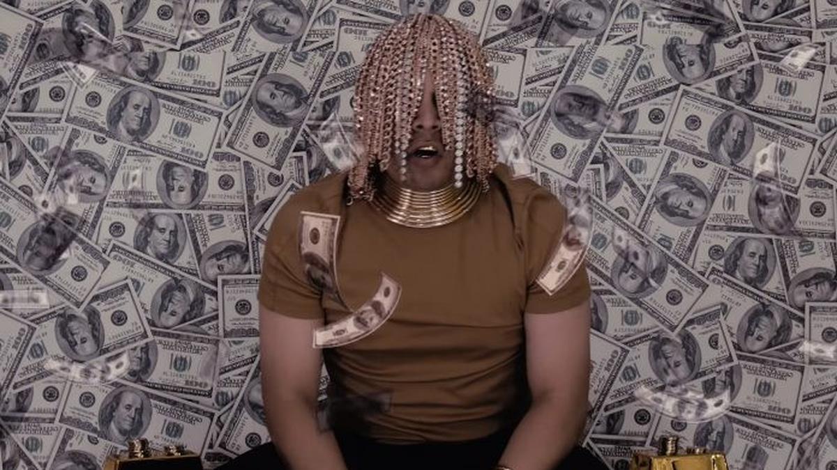 Musisi Ini Klaim Jadi Rapper Pertama Tanam Rantai Emas Pengganti Rambut ...