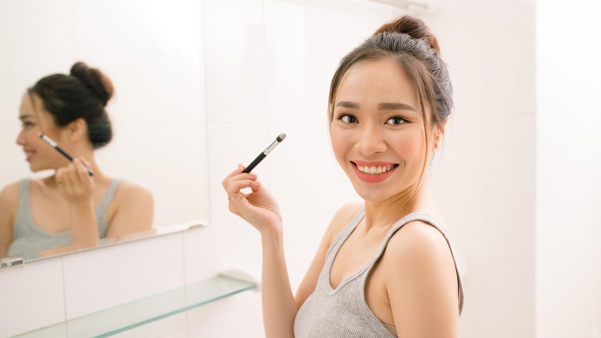 5 Tips Menggunakan Makeup Bagi Pemilik Kulit Kering agar Hasil Mulus ...