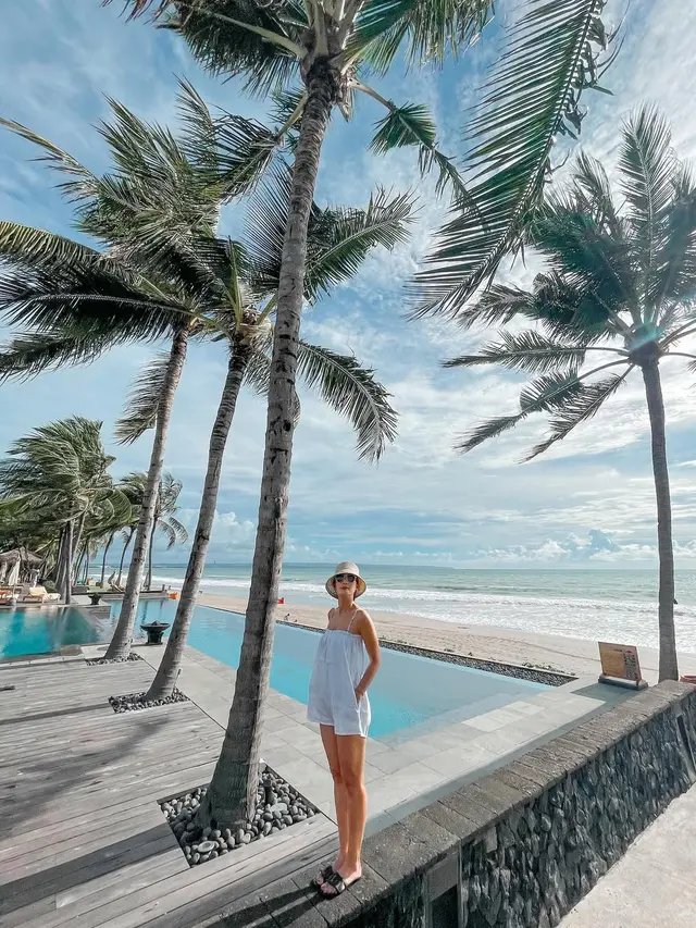 11 Inspirasi Outfit dengan Sandal ala Luna Maya, Cocok Ditiru untuk ...