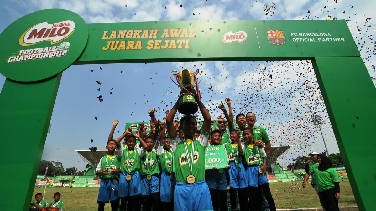 Barcelona Inspirasi SD Saentis Juarai Milo Football Championship - Bola ...