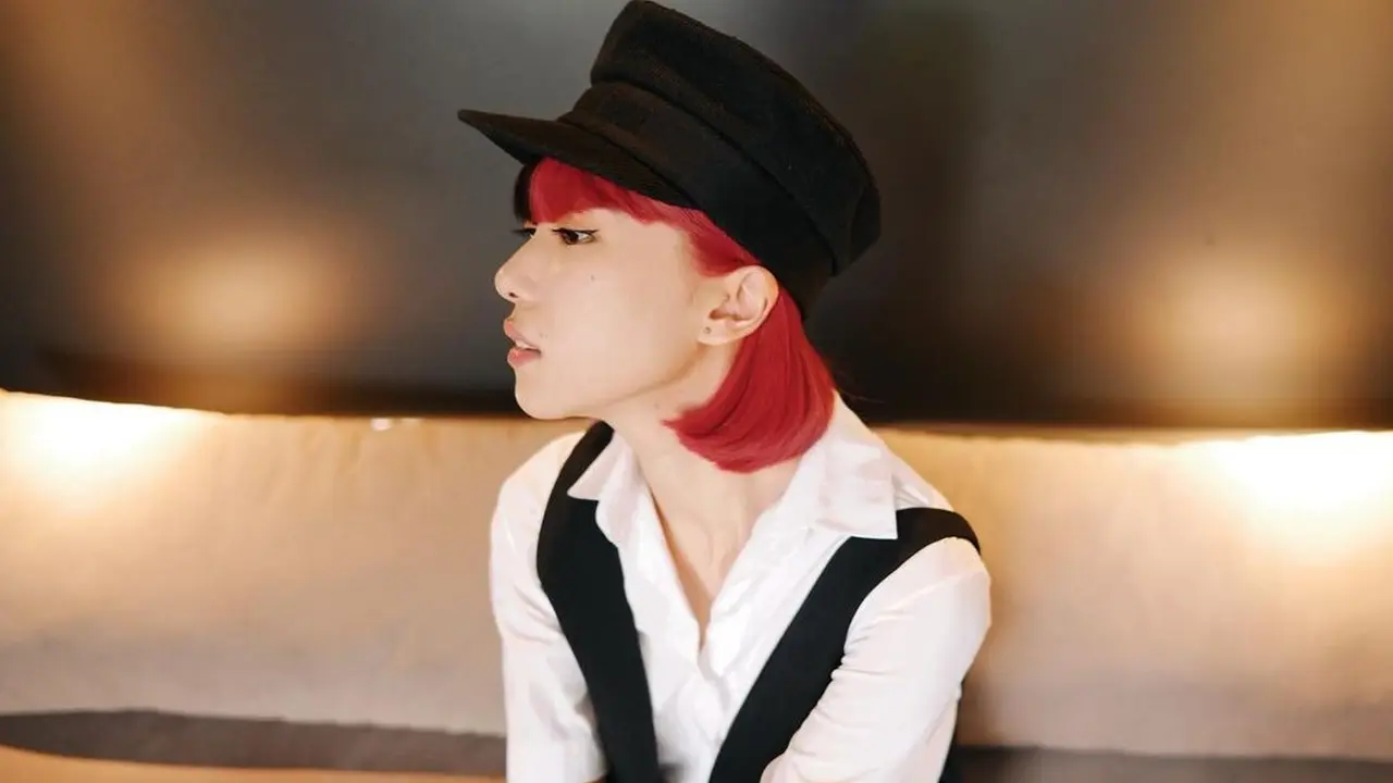 Gaya Keren Isyana Sarasvati dengan Rambut Setengah Merah Layaknya ...