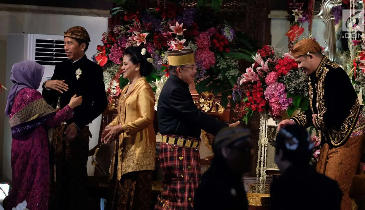 PHOTO: Momen Akad Nikah Kahiyang Ayu dan Bobby Nasution - Foto Liputan6.com