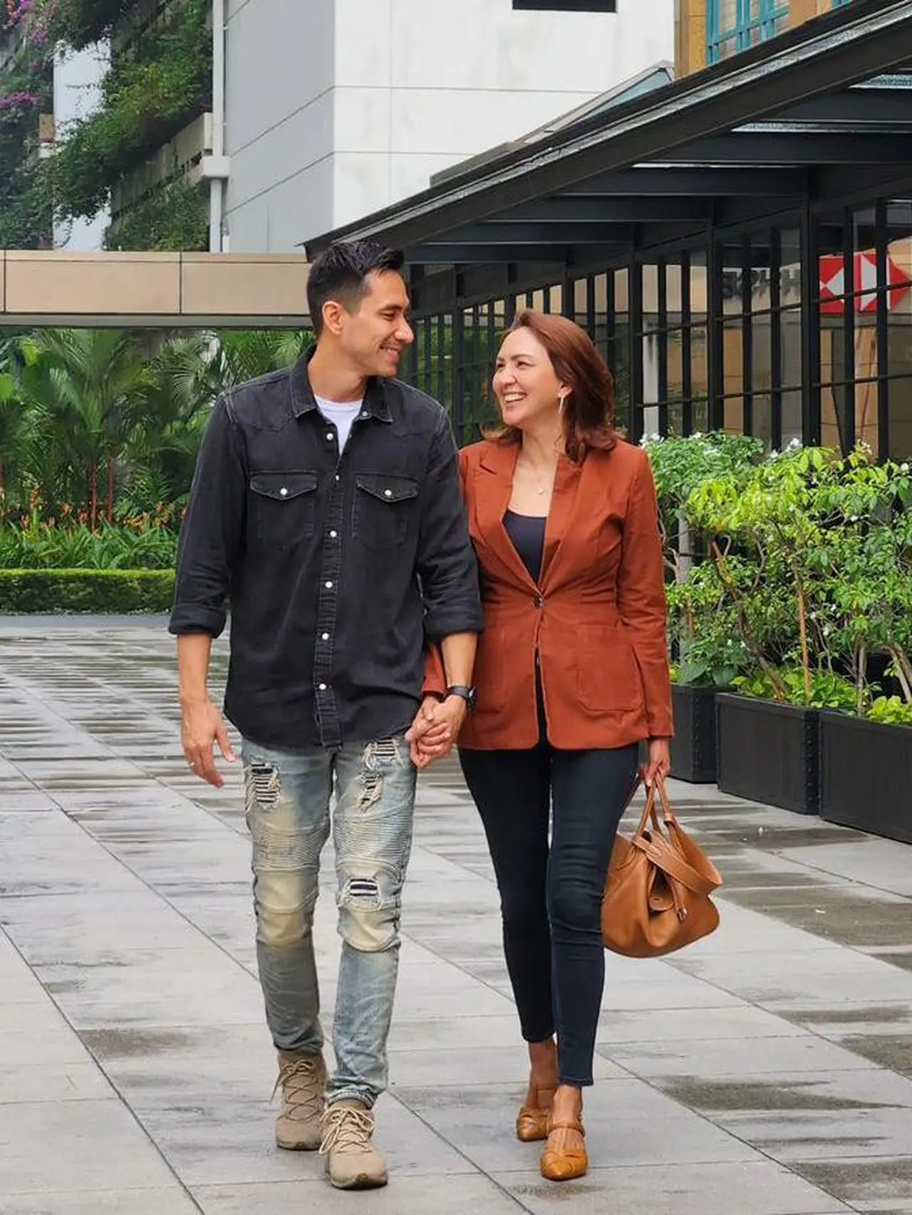 Potret Donna Agnesia dan Darius Sinathrya yang Sering Banget Pamer ...