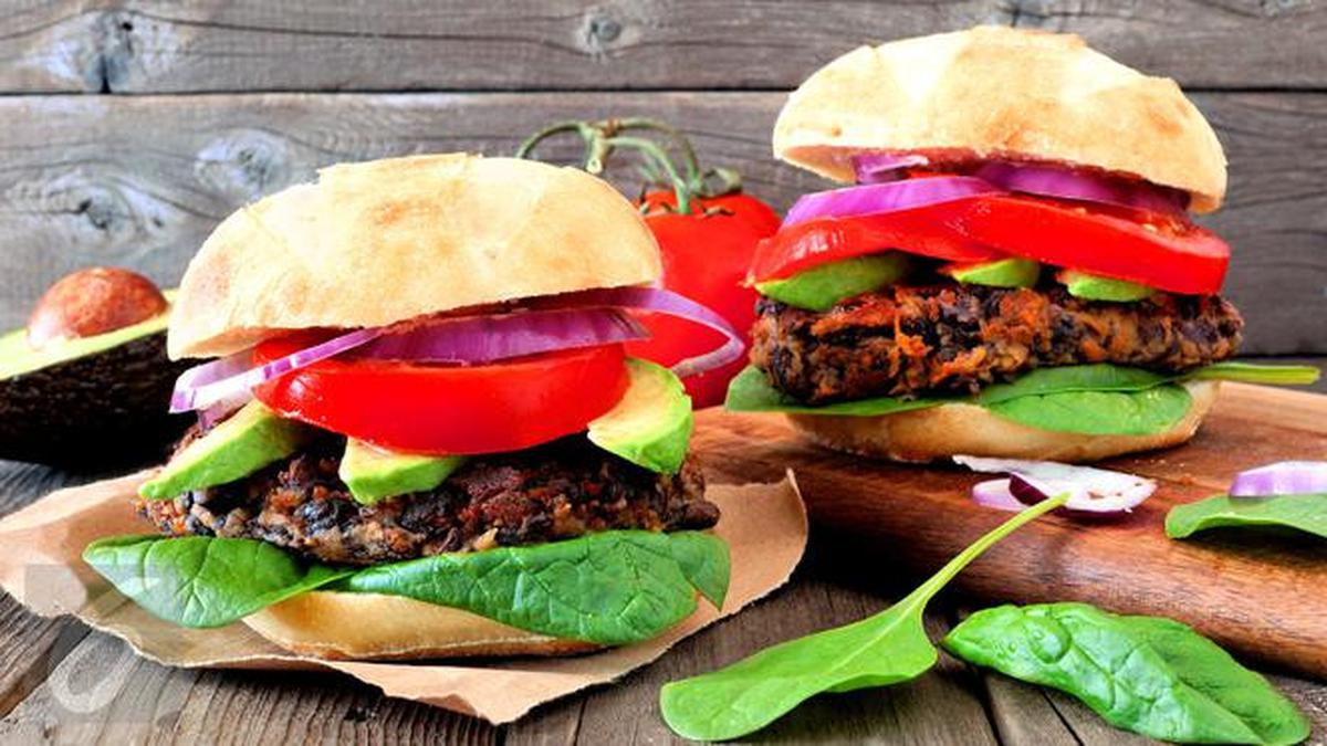 Pria Ini Memecahkan Rekor sebagai Kolektor Barang Bertema Burger
