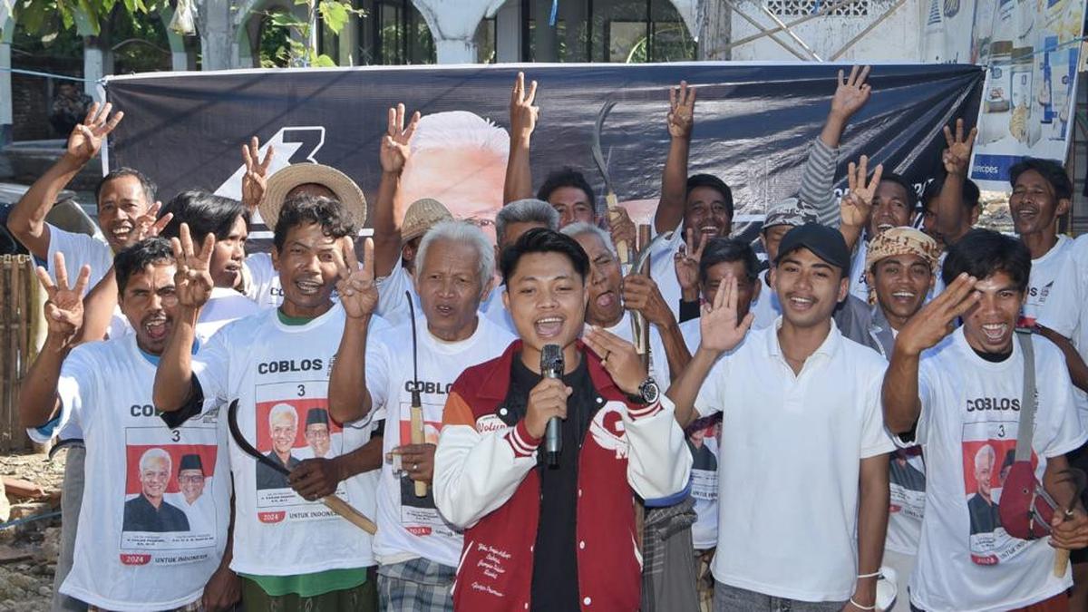 Peduli Petani, Relawan Ganjar-Mahfud Beri Bantuan Alat Pertanian di ...