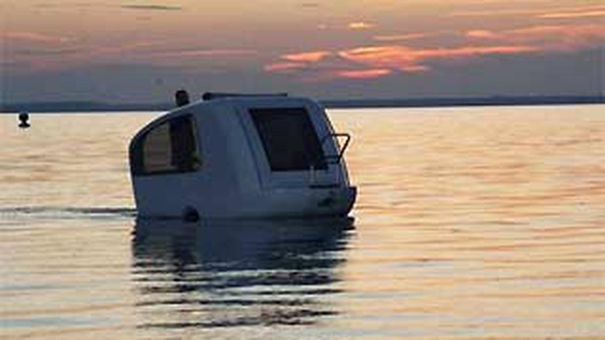 Piknik dengan Mobil Karavan Amfibi - Otomotif Liputan6.com