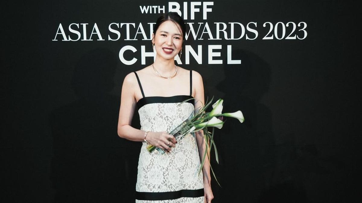 Dapat Penghargaan di Marie Claire Asia Star Awards, Laura Basuki ...