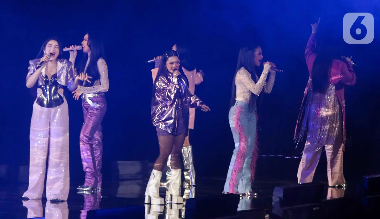 Momen Kolaborasi Apik 3 Diva dan Super Girls di Konser Super Diva - Foto Liputan6.com