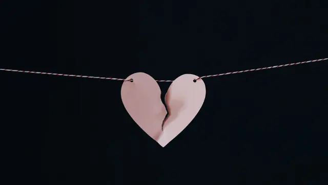 32 Kata-Kata tentang Cinta yang Hilang, Pedih tapi Menguatkan - Ragam ...