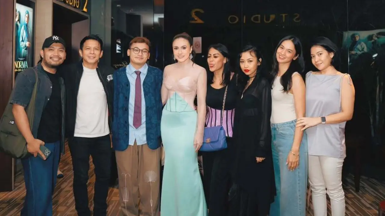 5 Potret Kebersamaan Ariel NOAH dan Wulan Guritno, Dikabarkan Dekat ...