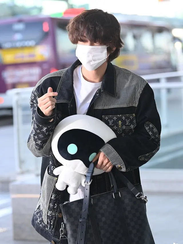 Fakta-Fakta Unik Kedatangan Jin BTS di Argentina, Berubah Jadi ...