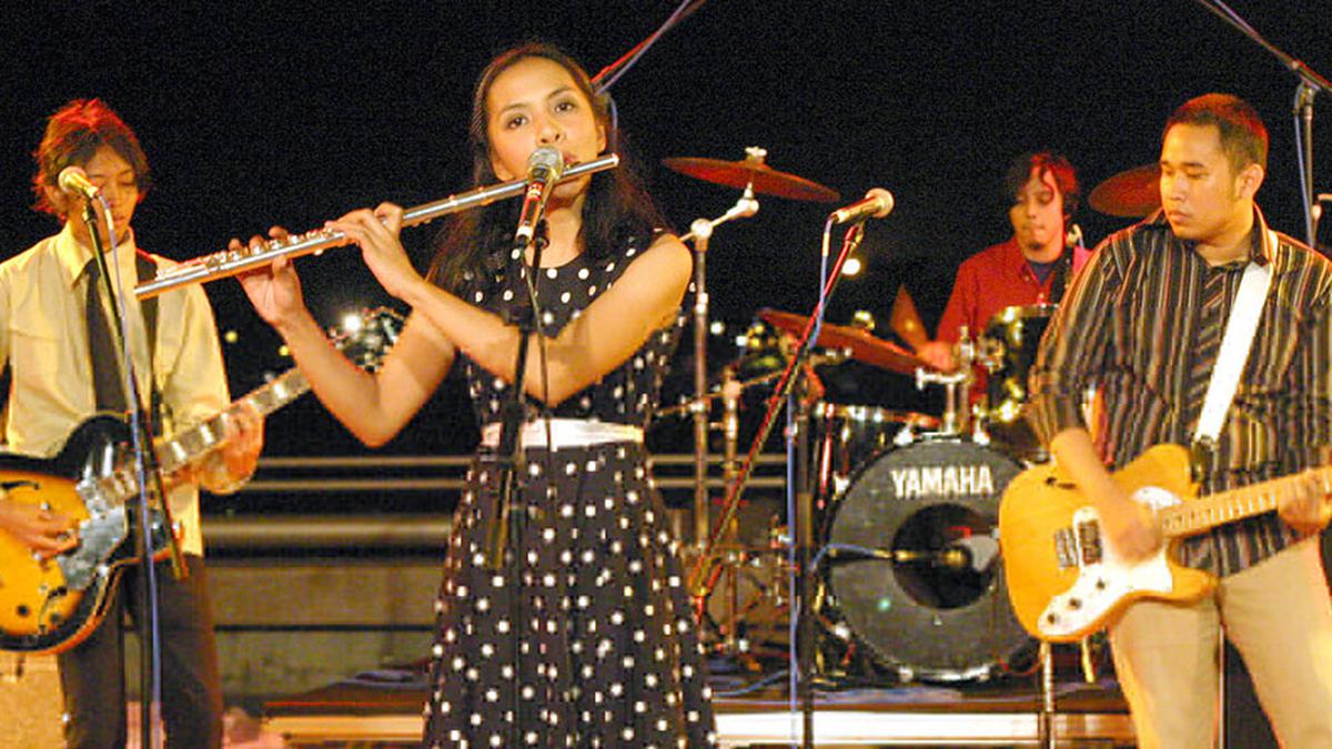 Imutnya Mocca di Panggung Java Sounds Fair 2014 - ShowBiz Liputan6.com