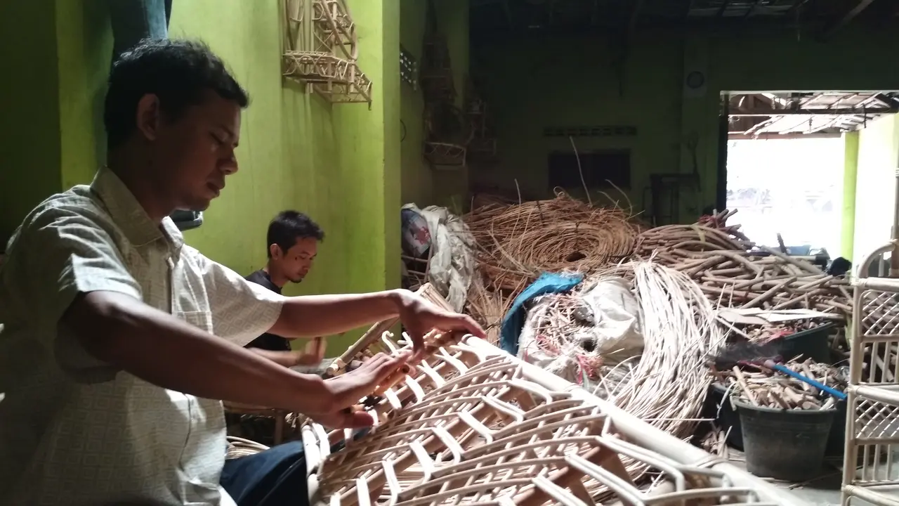 Industri Rotan Cirebon, Hidup Segan Mati Tak Mau - Regional Liputan6.com