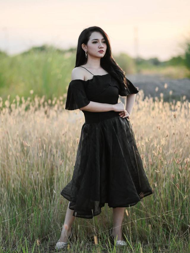 6 Pesona Lala Widy, Pedangdut Asal Sidoarjo yang Curi Perhatian - Surabaya Liputan6.com