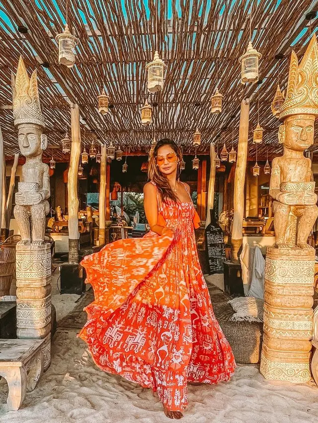 6 Potret Terkini Indah Kalalo yang Berulang Tahun ke-41, Cantik Awet ...