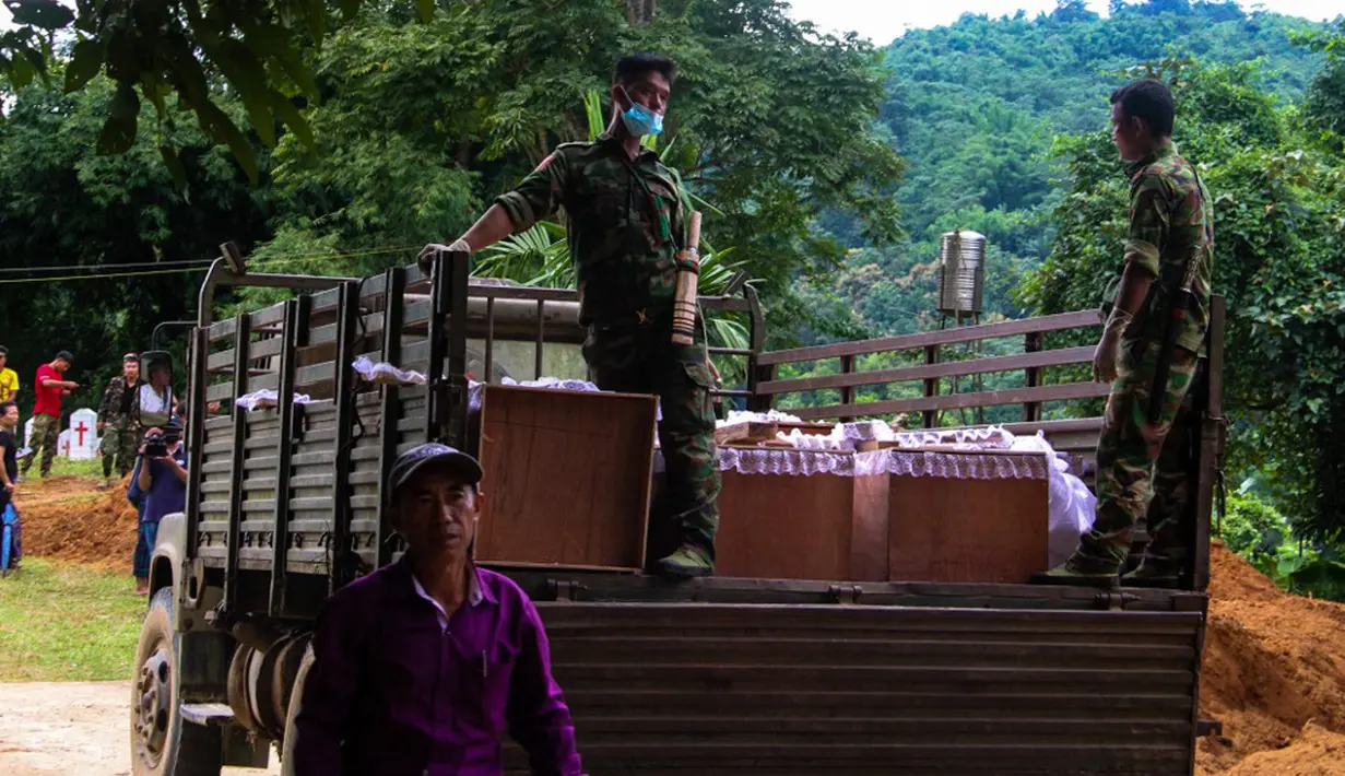 29 Orang Tewas dalam Serangan Artileri di Kamp Pengungsi Myanmar - Foto Liputan6.com