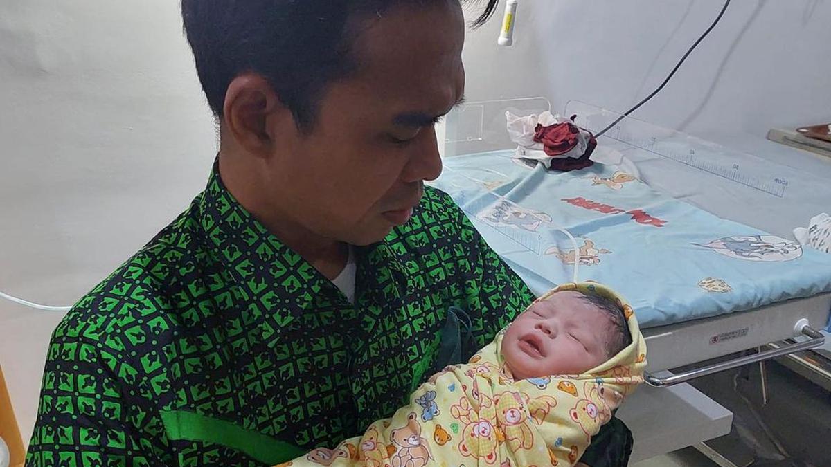 Potret Anak Pertama Ustad Abdul Somad dan Fatimah, Ganteng dan Lucu ...