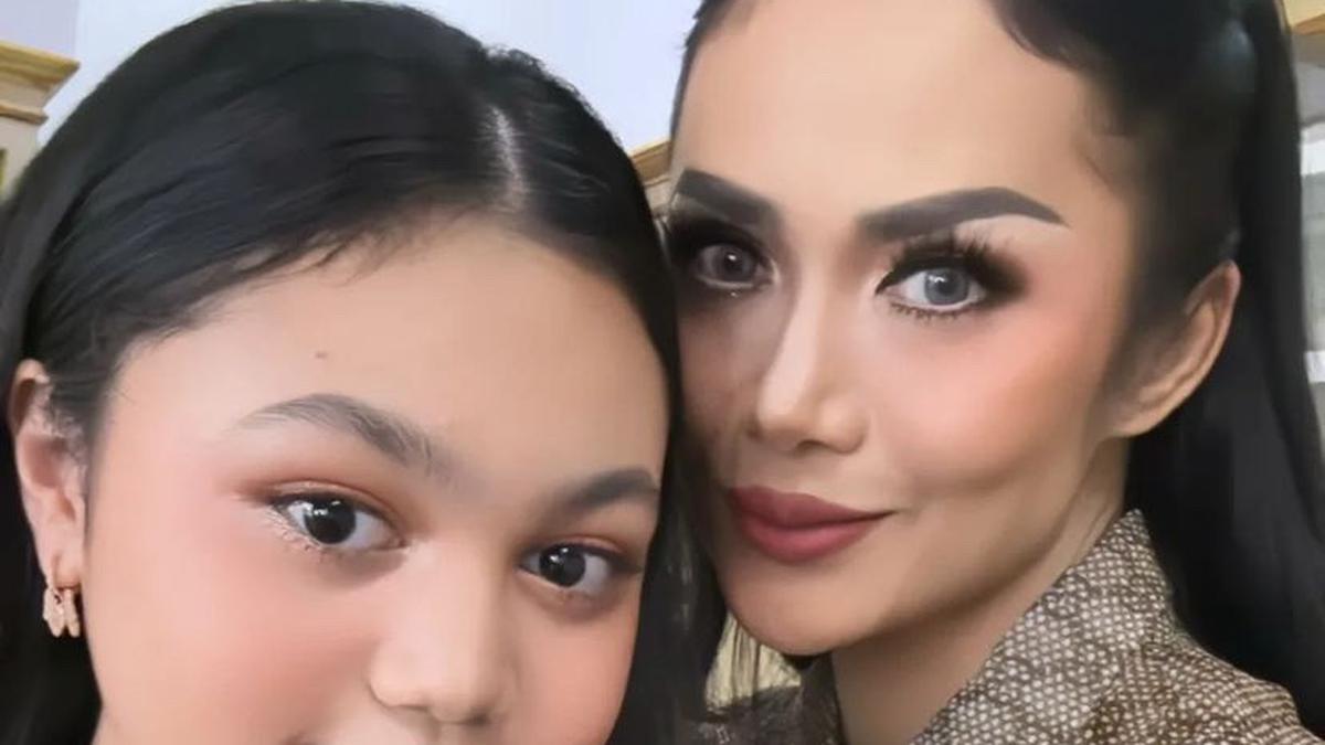 6 Tampilan Terbaru Amora Lemos Putri Kris Dayanti dengan Rambut Lurus ...