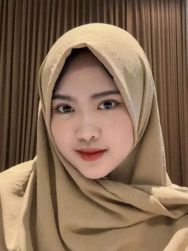 Profil dan Agama Adel, Member JKT48 yang Mendapat Julukan ‘Kucing Kalem ...