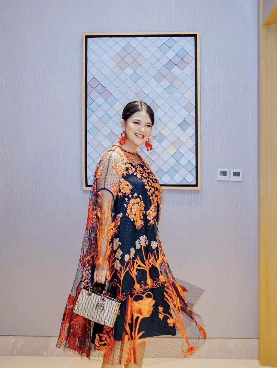 6 Potret Kahiyang Ayu Kenakan Dress Rancangan Desainer Ternama ...