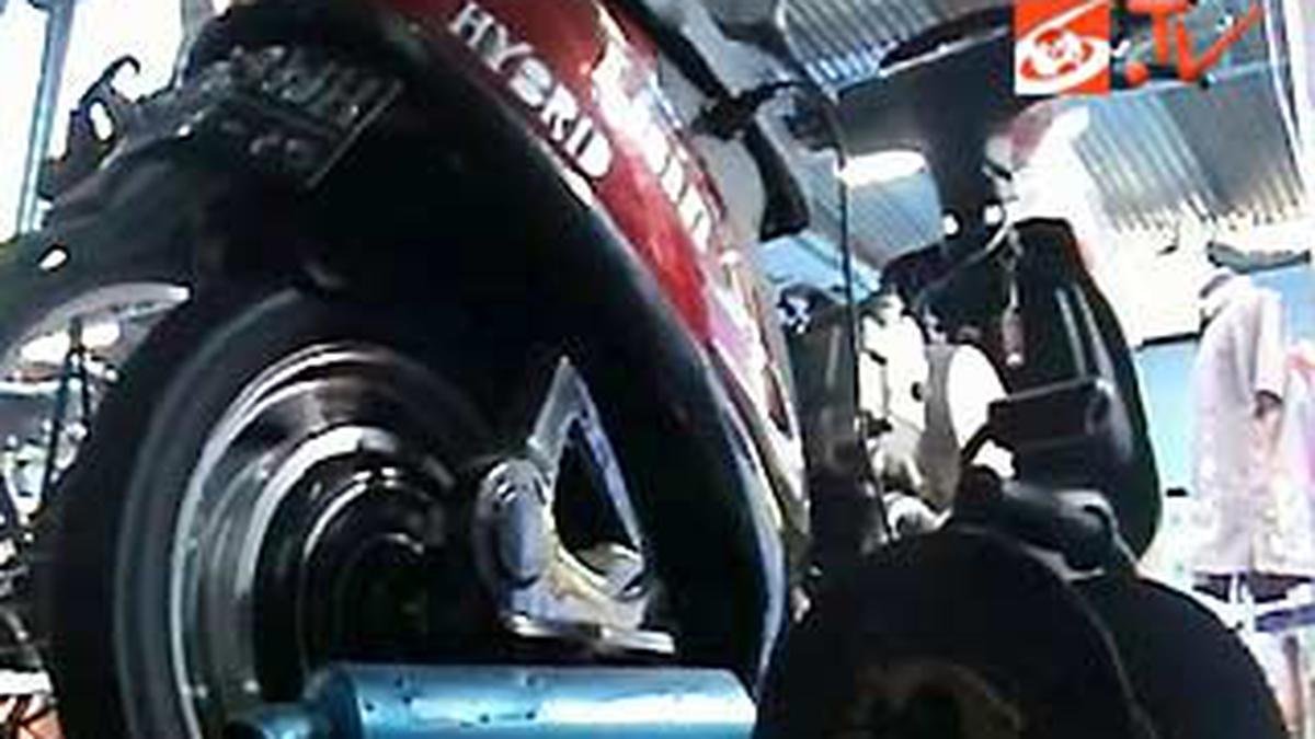 Lisin, Motor dengan Dua Sumber Bahan Bakar - Otomotif Liputan6.com