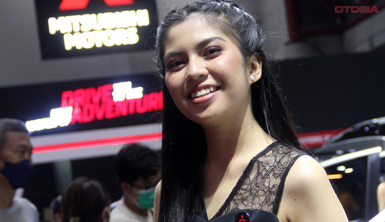 Potret SPG Cantik IIMS 2023 yang Pesonanya Tidak Luntur Meski di Tengah ...