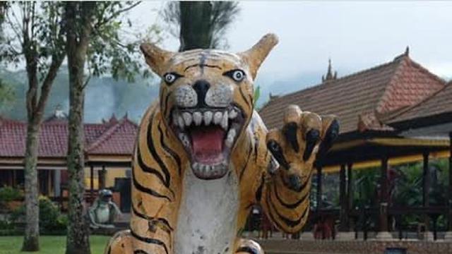 10 Potret Patung Macan Lucu Ini Bikin Geleng Kepala