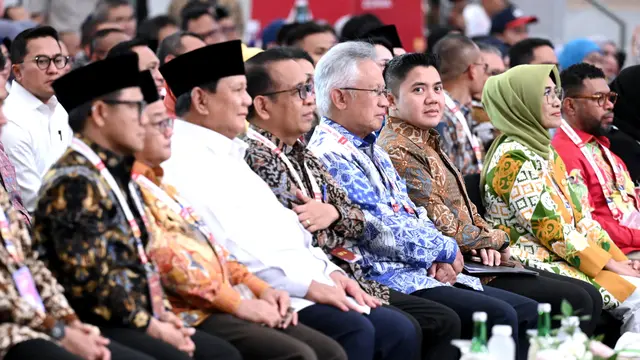 Meriahnya Hari Guru Nasional, Mayor Teddy Jadi Pusat Perhatian di Acara Puncak - Citizen6 ...