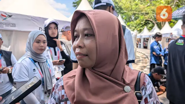 Gunakan Mulut, Begini Mahirnya Seniman Cilik Lukis Maskot Peparnas 2024 ...