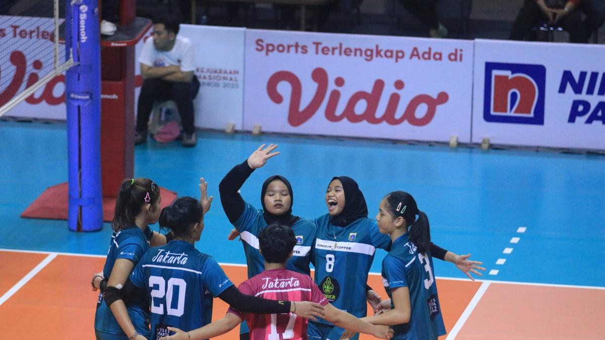 Kejurnas Bola Voli Indoor Junior 2023: Putri DKI Jakarta dan Jawa Timur ...