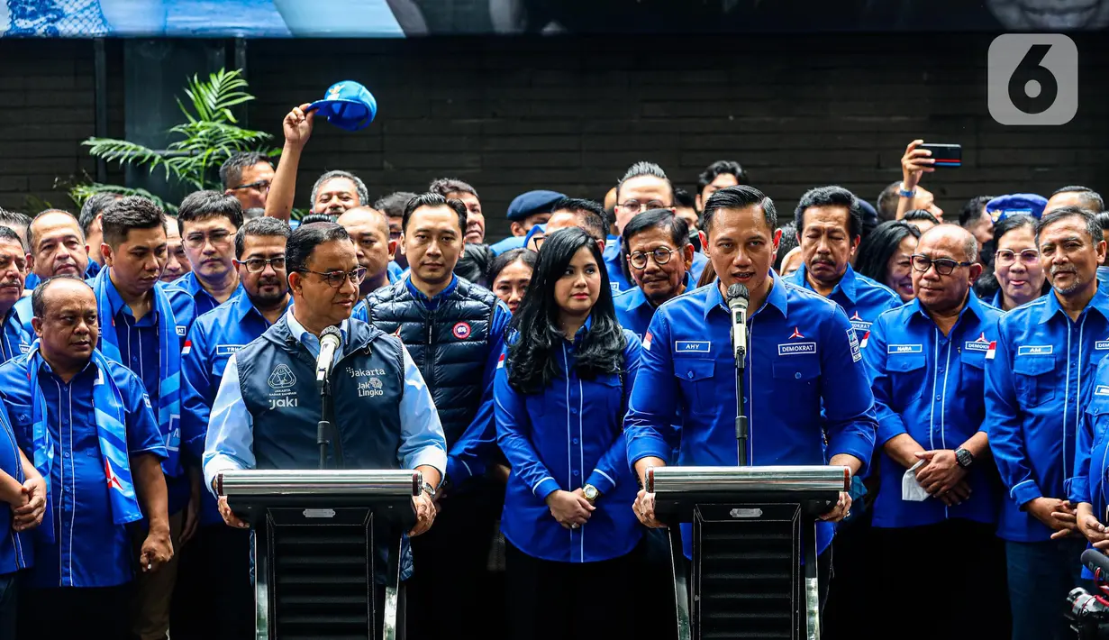 Senyum Anies Baswedan Saat Sambangi Markas Demokrat - Foto Liputan6.com