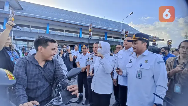 BMKG Imbau Masyarakat Tetap Waspadai Potensi Cuaca Ekstrem selama Libur Nataru 2024 - Surabaya ...