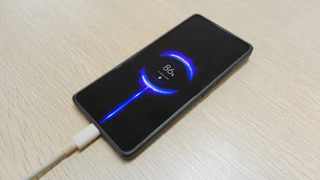 Kenapa HP Panas saat Dicas? Ternyata Begini Solusinya - Hot Liputan6.com