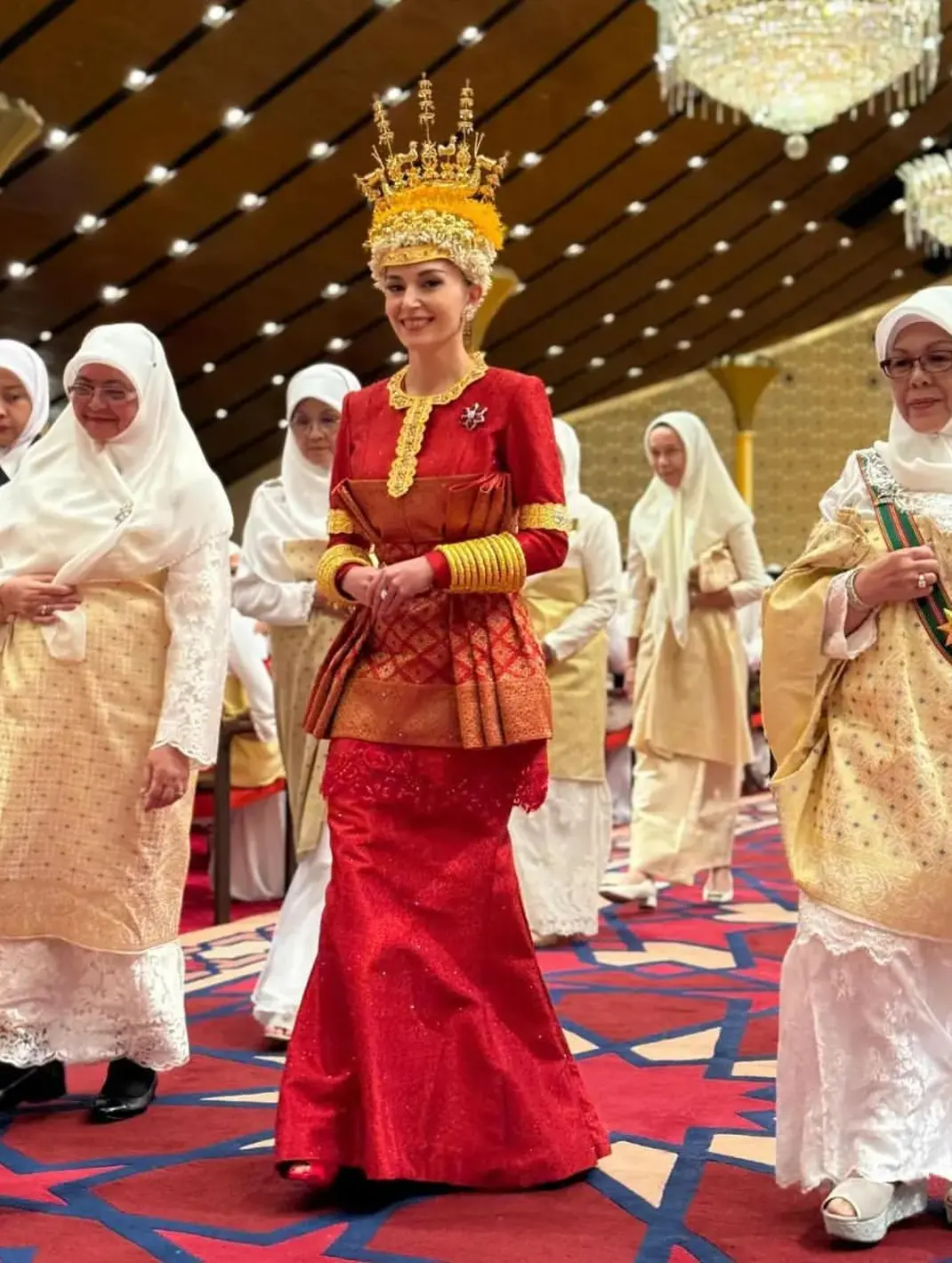 8 Gaya Sederhana Anisha Rosnah di Rangkaian Pernikahannya dengan ...