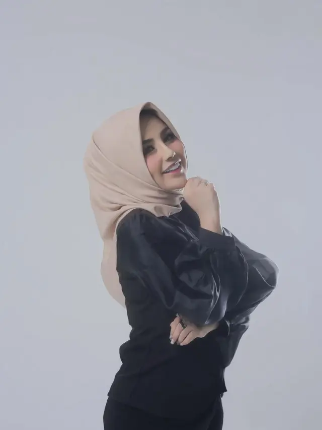 Ingat Pesan Orangtua, Elly Arsy Ringankan Beban Masyarakat Terdampak ...