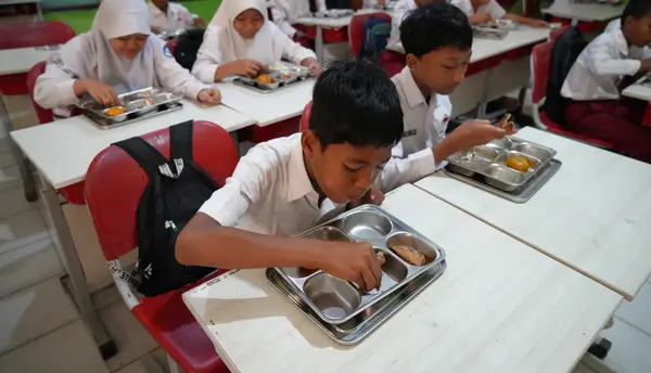 Cara Makan Nasi Putih yang Sehat: Tips Porsi, Lauk Pendamping, dan ...