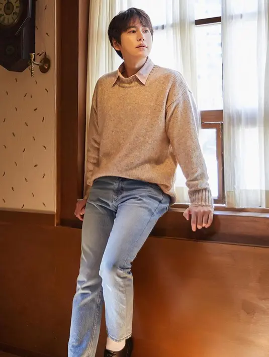 Deretan Potret Kyuhyun Super Junior Pakai Sweater Rajut, Selalu ...