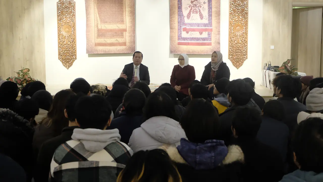 KBRI Ankara Kembali Distribusikan Bantuan Logistik Bagi WNI Terdampak ...