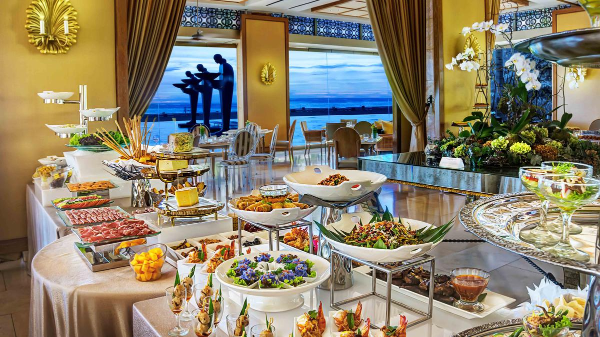 Soleil, Makan Malam Berlatar Pantai Nusa Dua Bali - Lifestyle Liputan6.com