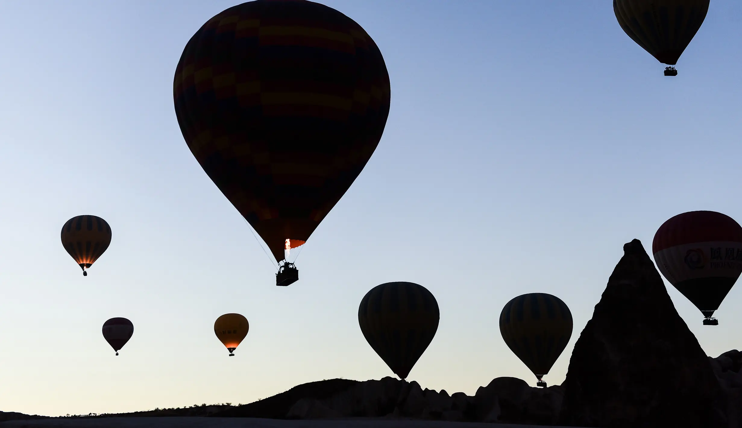 PHOTO: Keindahan Kota Wisata Cappadocia yang Dihiasi Aneka Balon Udara ...