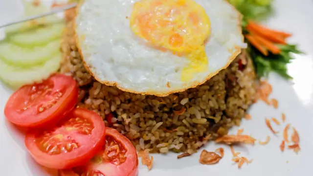 Rahasia Bumbu Nasi Goreng Enak, Ini 7 Resep Anti Gagal yang Bikin Ketagihan - Hot Liputan6.com