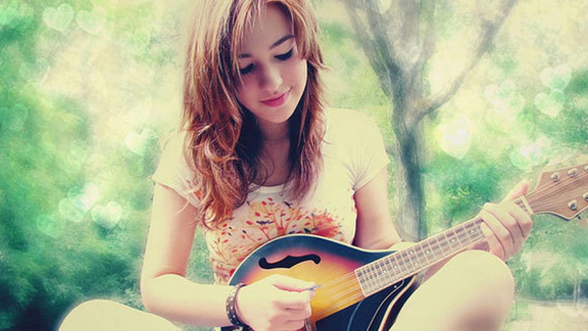 10 Lirik Lagu Cinta Romantis - Lifestyle Fimela.com